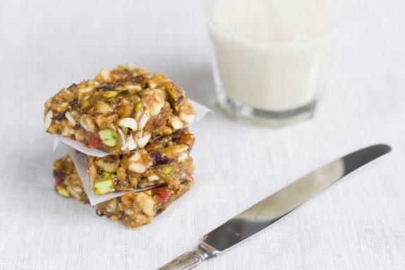 Nut, Quinoa & Chocolate Bars — Green Kitchen Stories